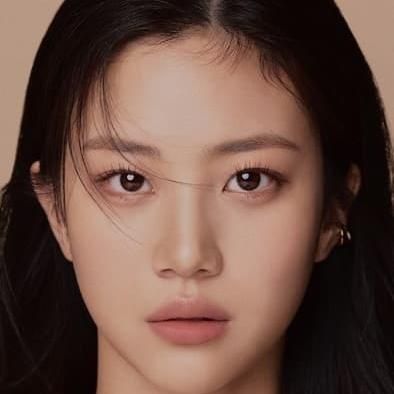 Buried Hearts - Season 1 • Episode 5 - Dongju's Mind Holds Two Trillion Won - Plex