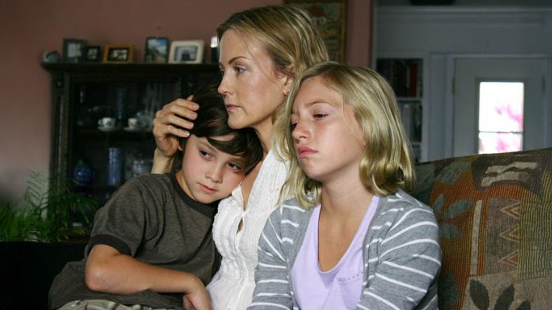 The Walking Dead: Torn Apart • Miniseries - Plex