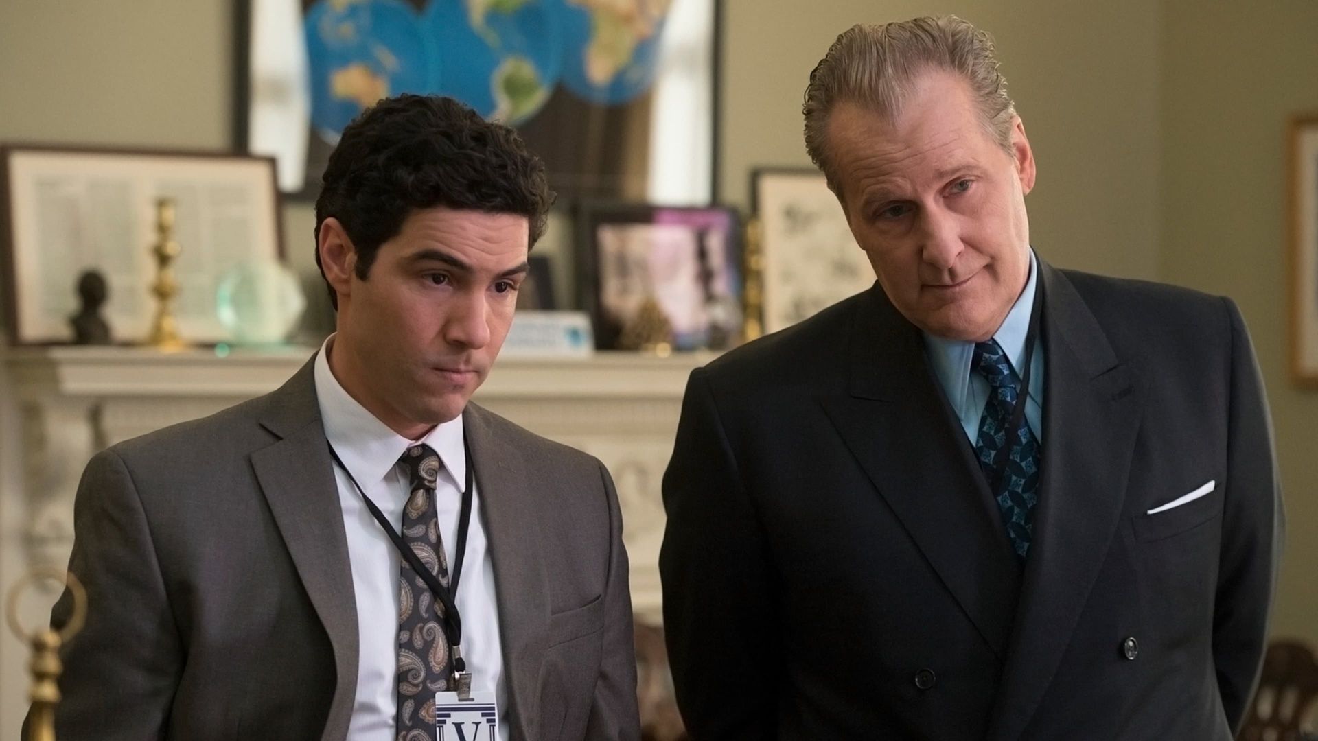 Watch The Looming Tower • Miniseries Full Episodes Online - Plex