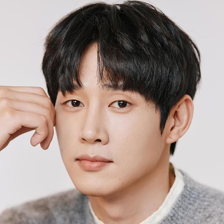 Watch Squid Game - Season 2 • Episode 1 - Bread and Lottery Full Episode Online - Plex