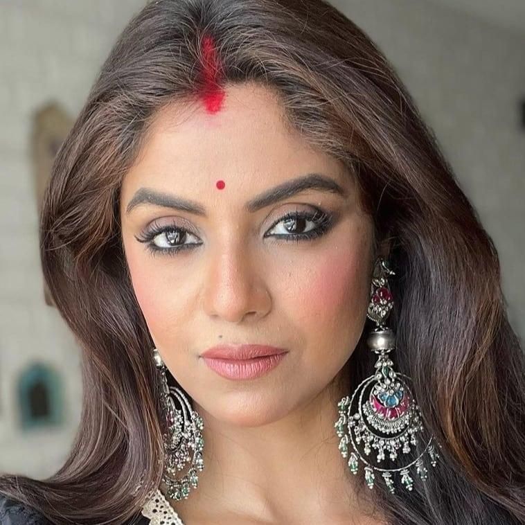 Naamkarann (2016) - Plex