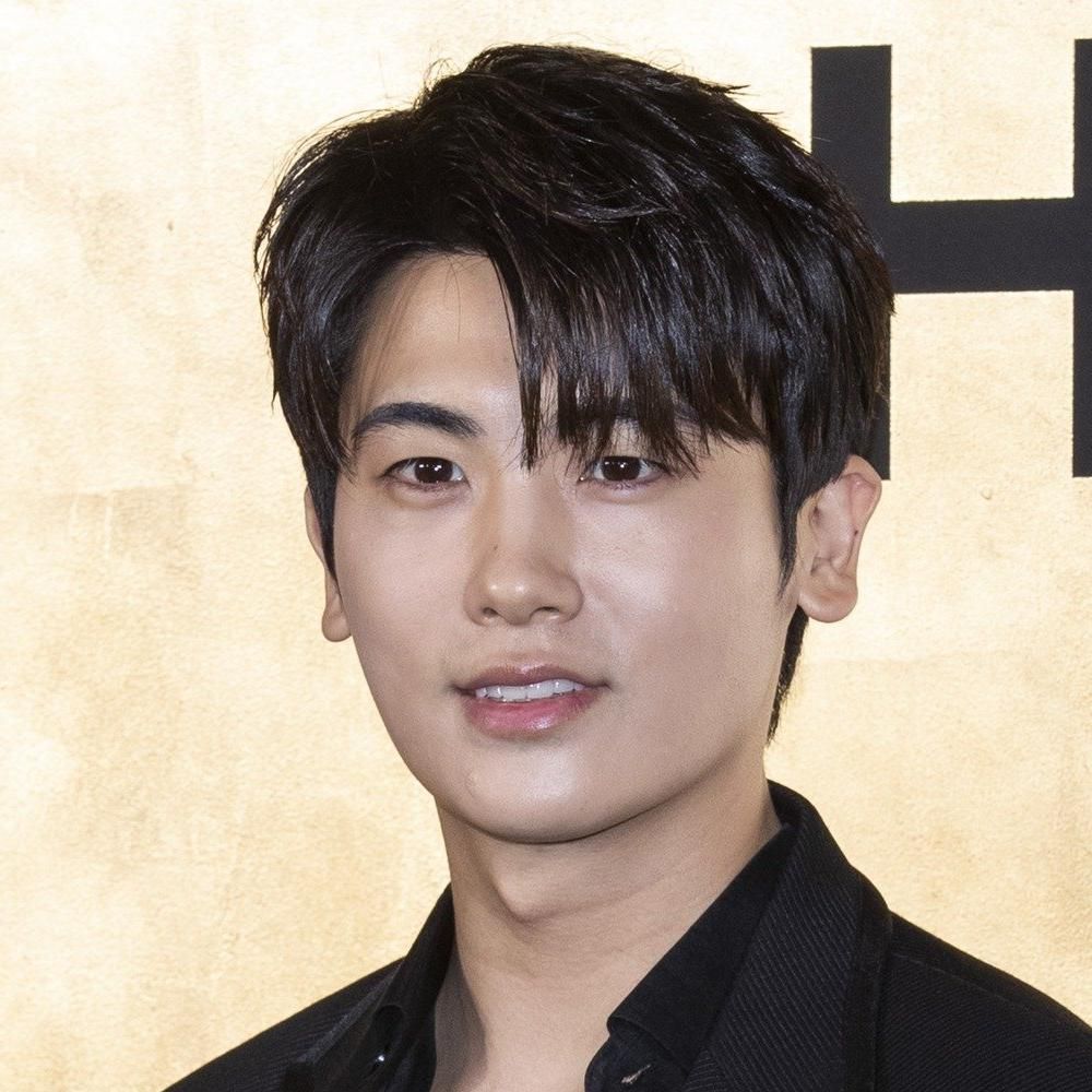 Buried Hearts - Season 1 • Episode 1 - Dongju, Betrayed by Love - Plex