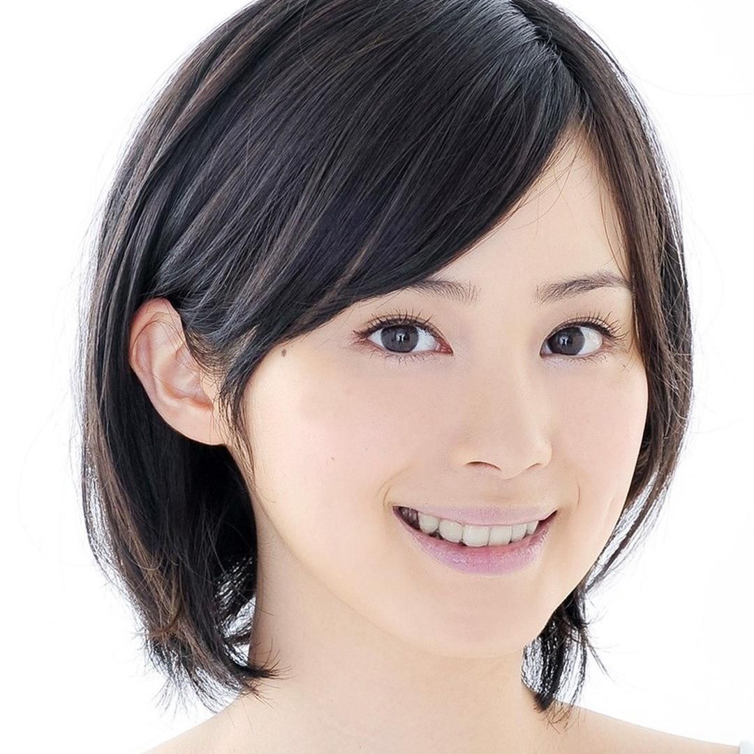 Watch Secrets of the Silent Witch - Season 1 • Episode 1 - A Colleague Arrives and Acts ...