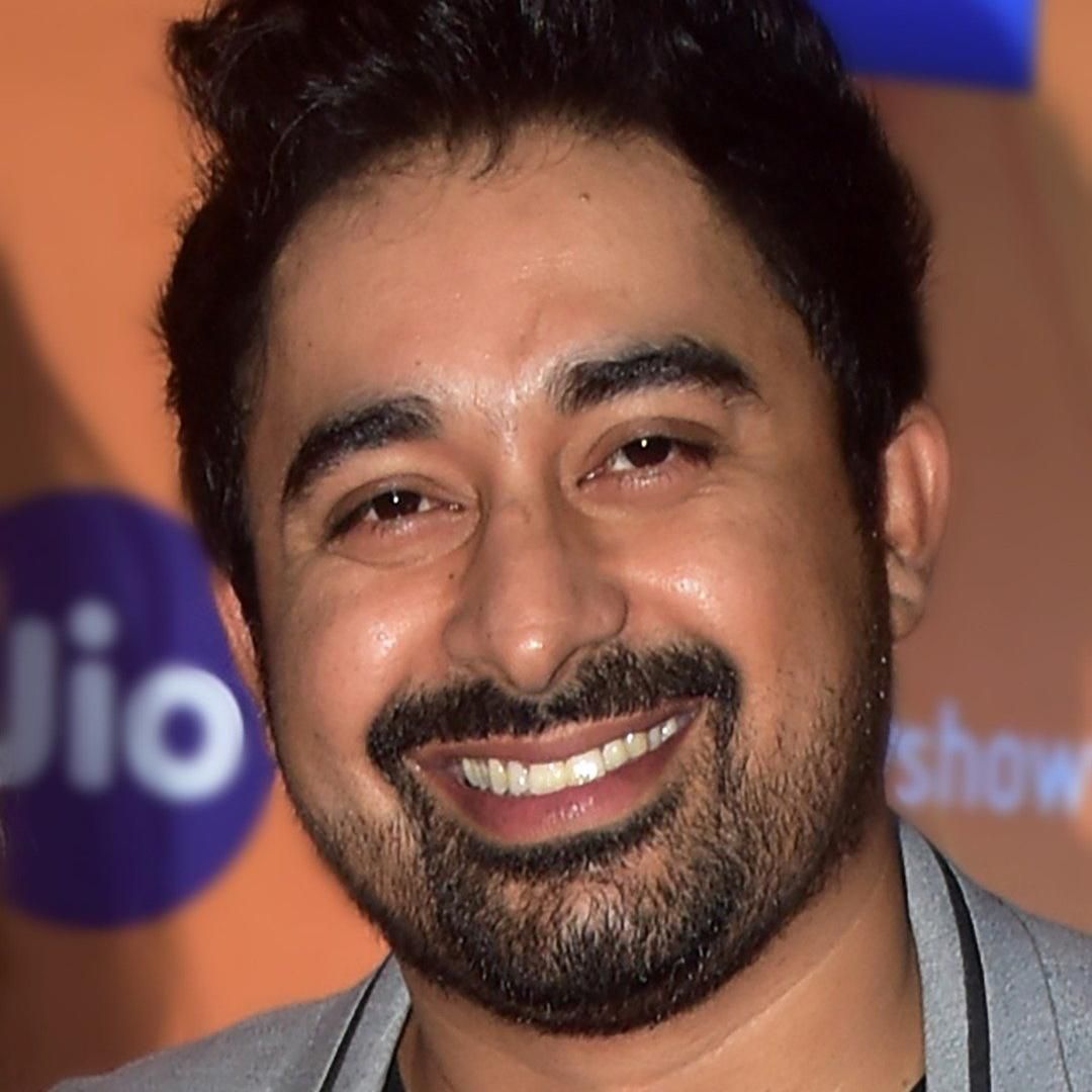 Watch Mismatched (2020) TV Series Online - Plex