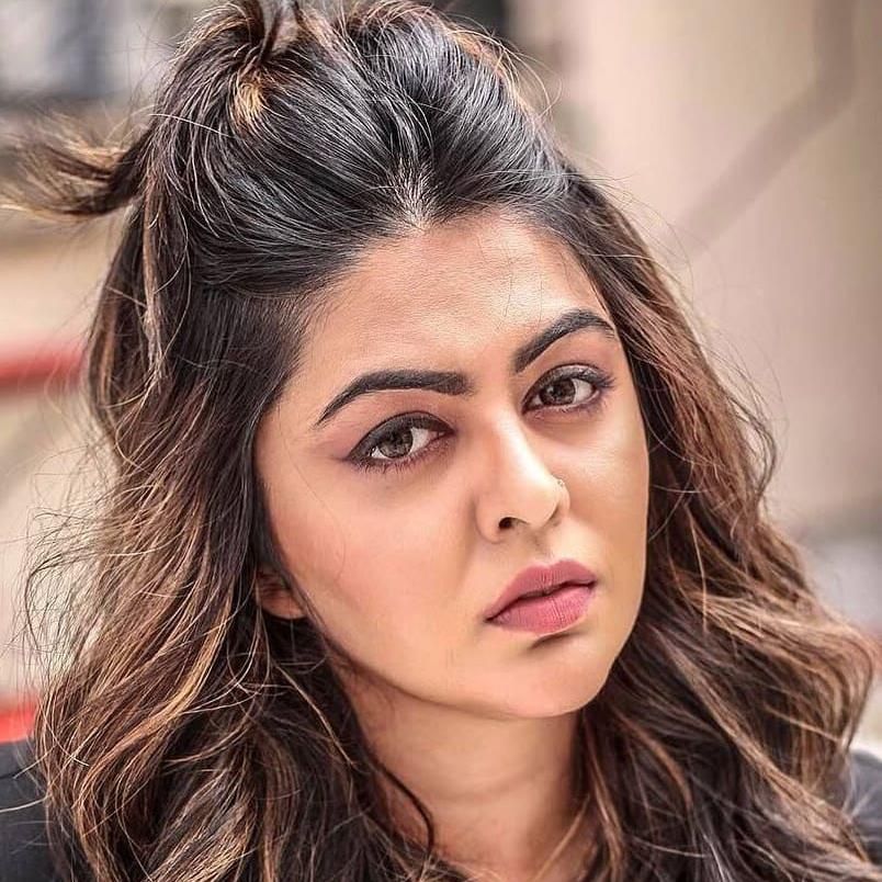 Halala (2019) - Plex