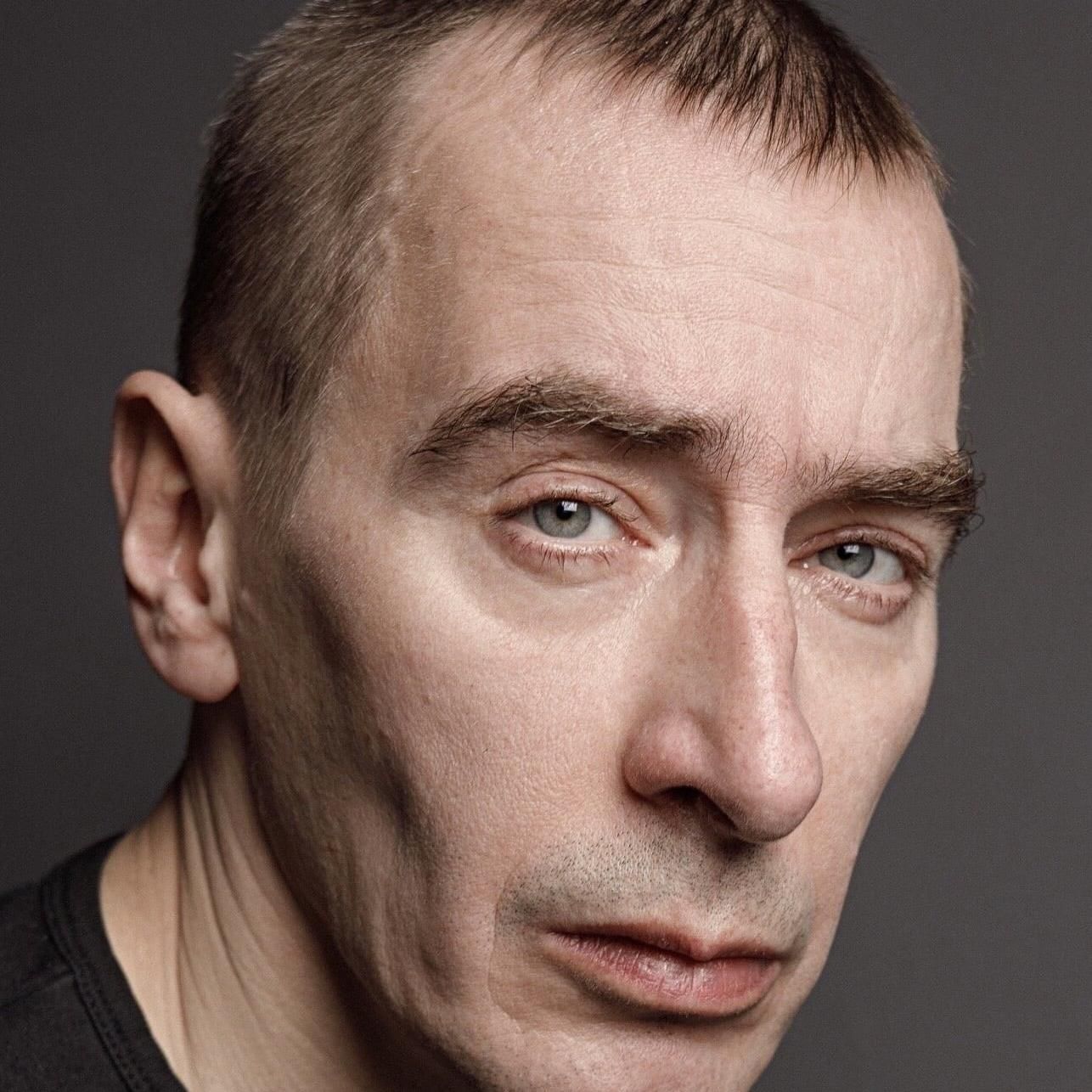 Brat 2 (2000) - Plex