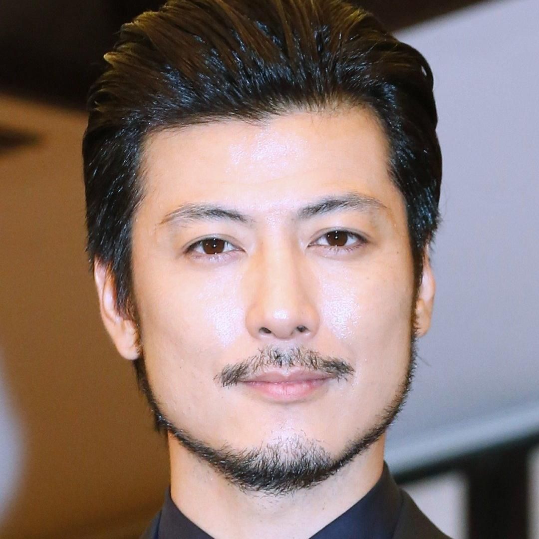 Watch Hyakujuu Sentai Gaoranger • Season 1 Full Episodes Free Online - Plex