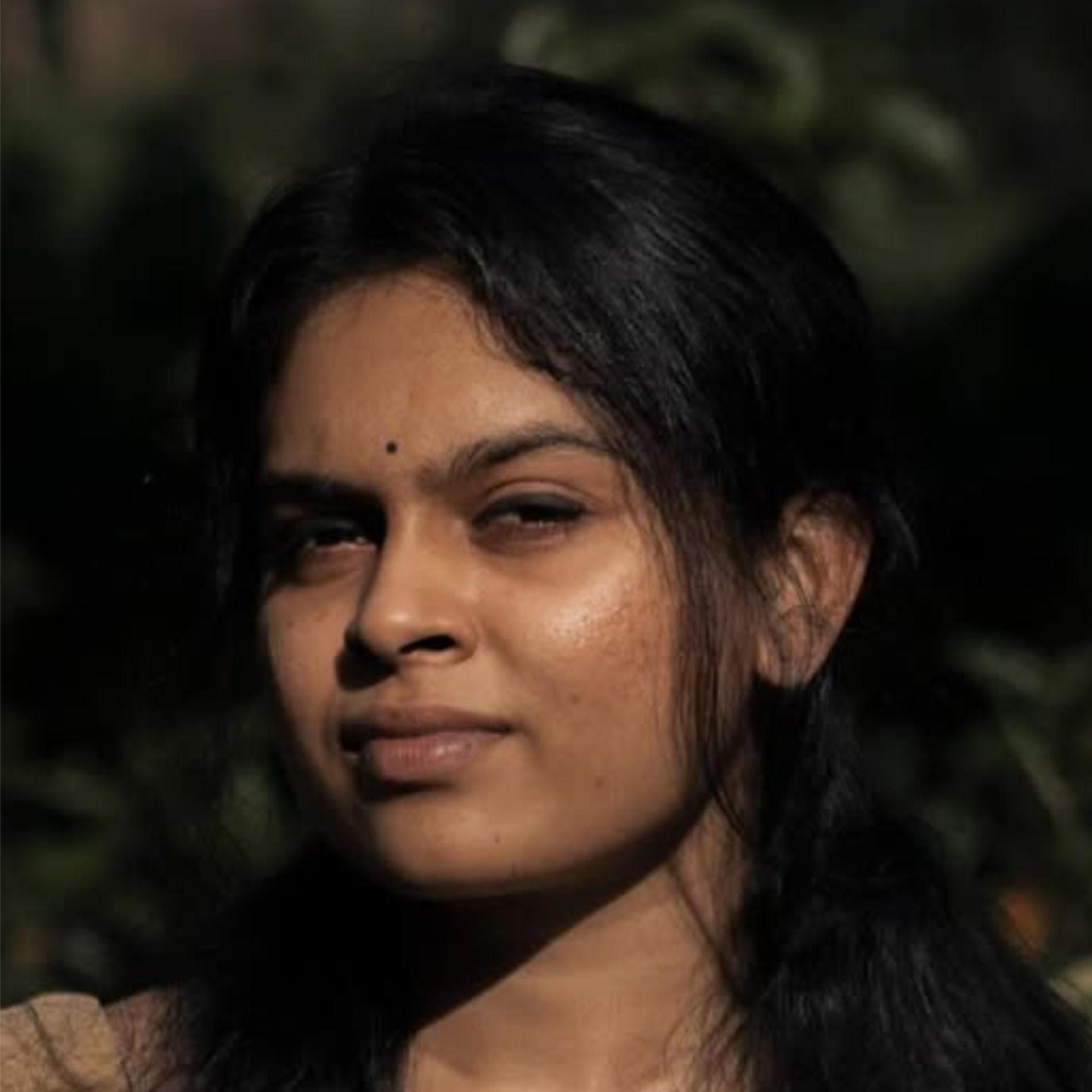 Watch Ammu (2022) Full Movie Online - Plex