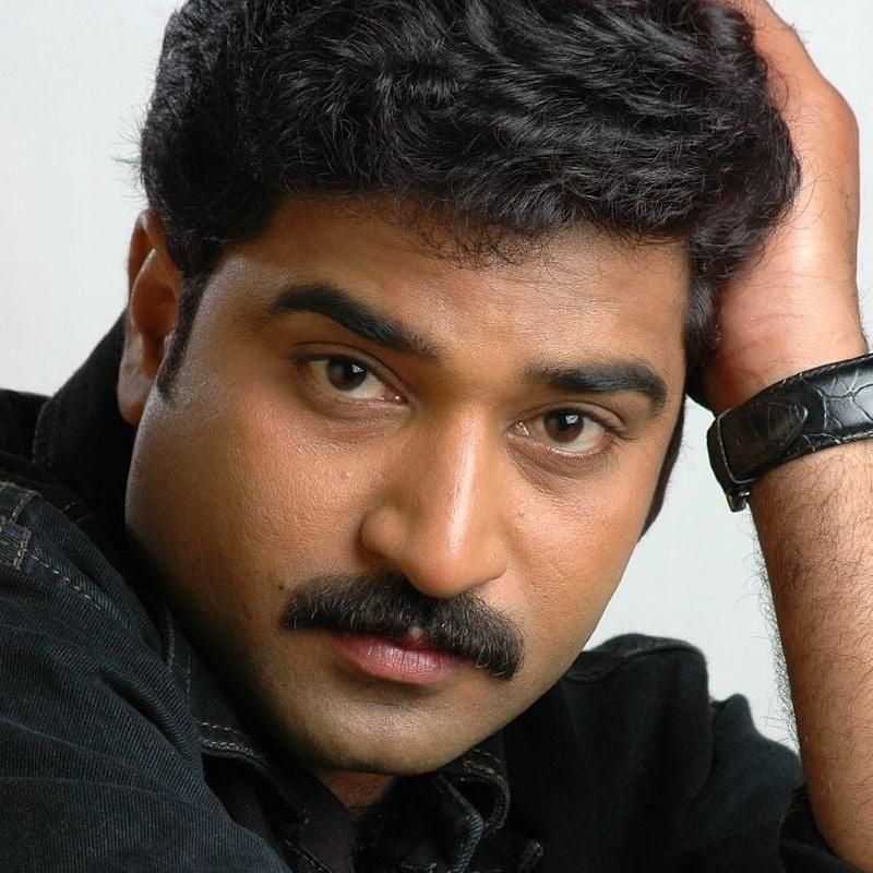 RRR (2022) - Watch Full Movie Online - Plex